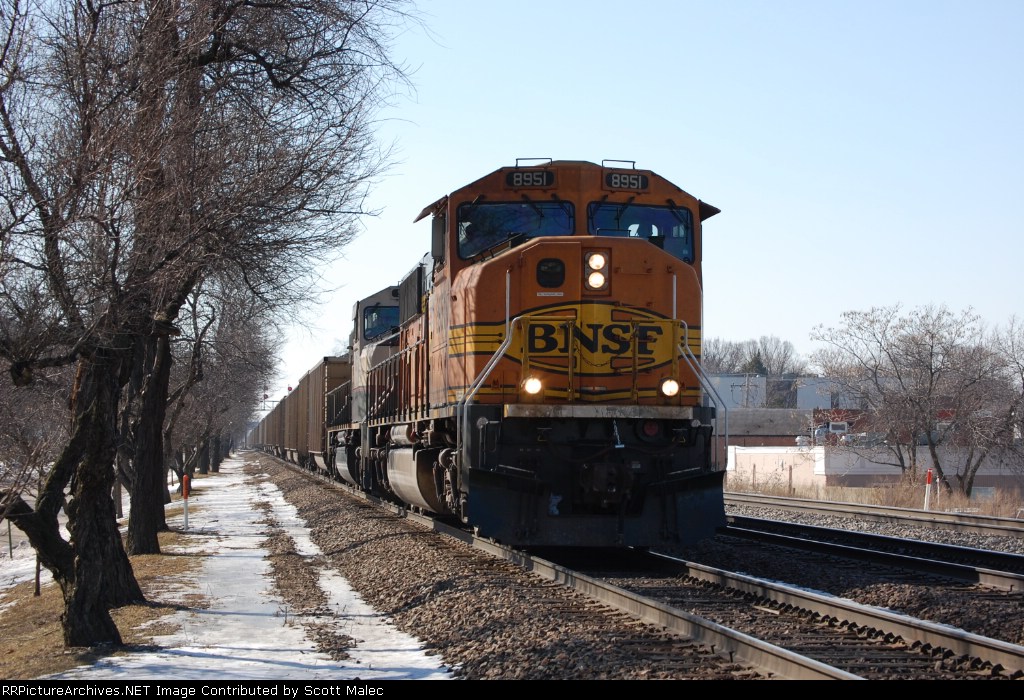 BNSF 8951 & 9711